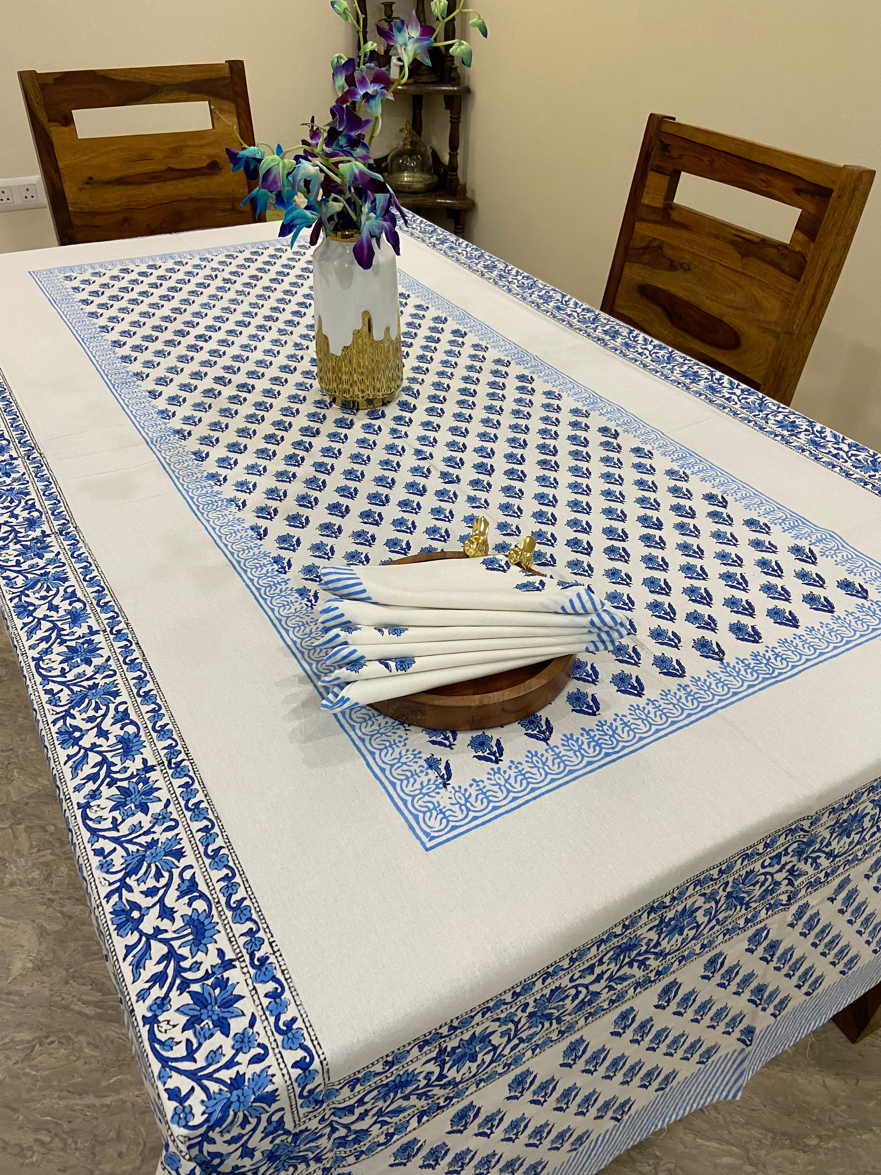 Blue and white patterned tablecloth (S32) – ARIDHI COLLECTIONS